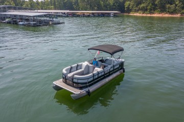 Carters Lake Pontoon Boat Rentals | Carters Lake Marina